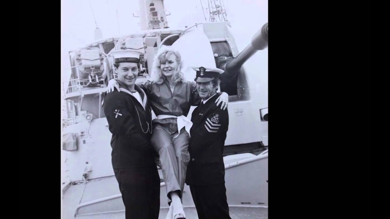 MAGGIE BRITTON .... BRIGHT WATER (Full Version) - YouTube