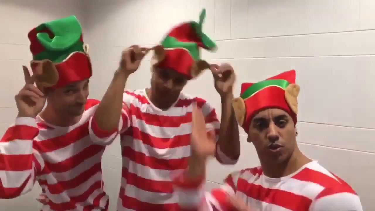 Merry Christmas Dance Dance Dance - YouTube