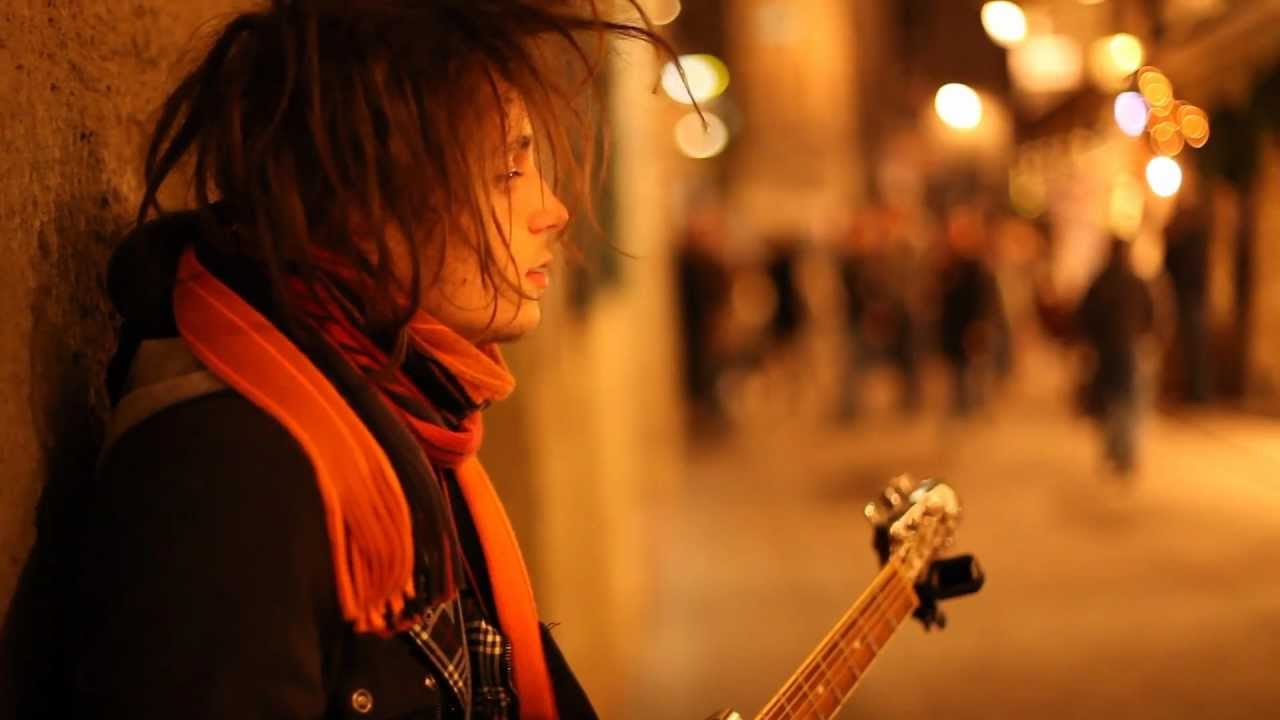 Street Singer with Amazing Voice - YouTube