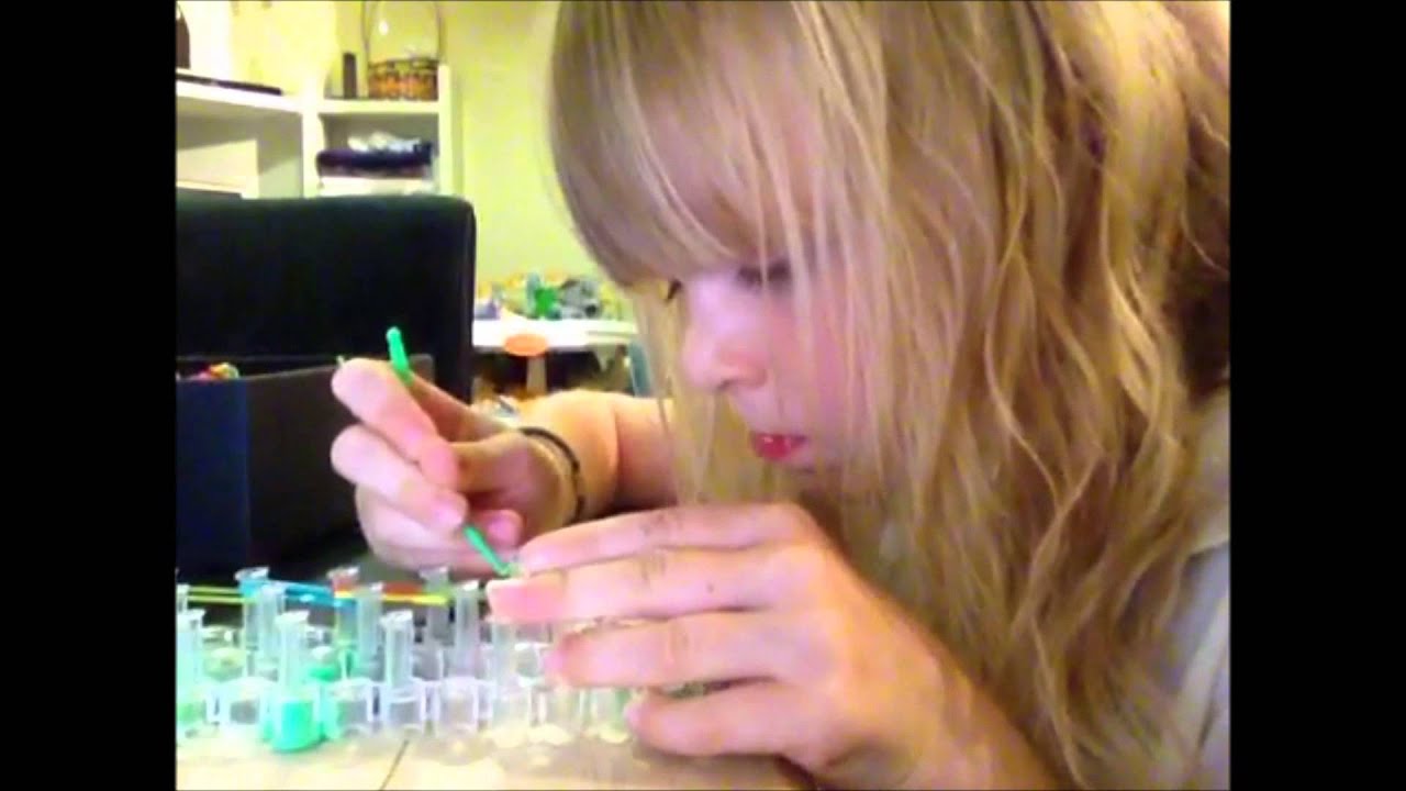 How to make single chain loom band on loom - YouTube