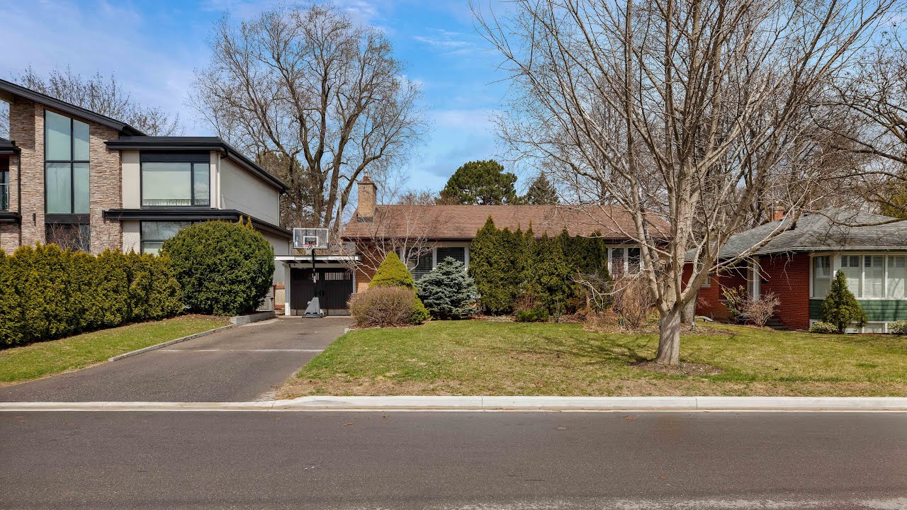 18 Chipping Road, Toronto, ON - YouTube