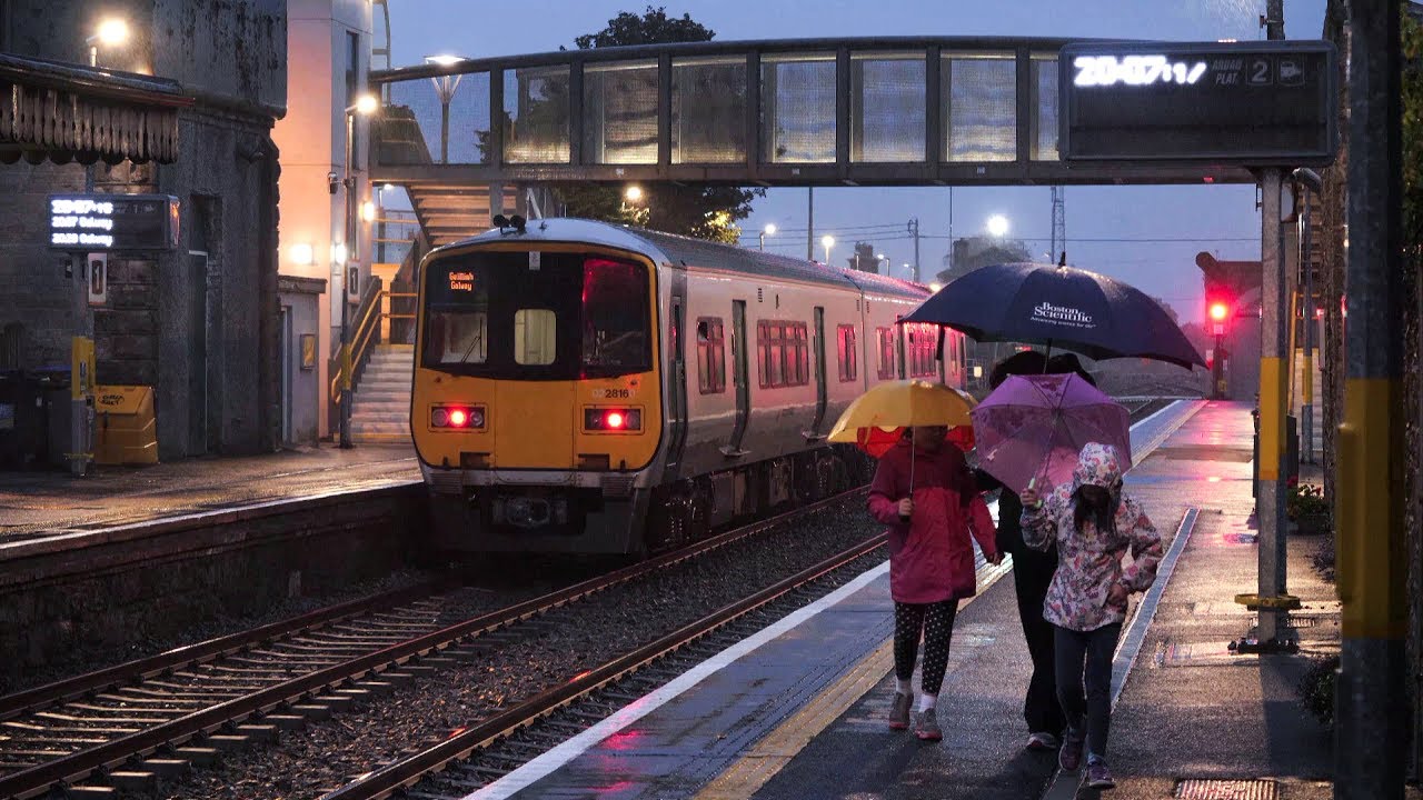 A WET AND GLOOMY EVENING AT ATHENRY STATION - YouTube