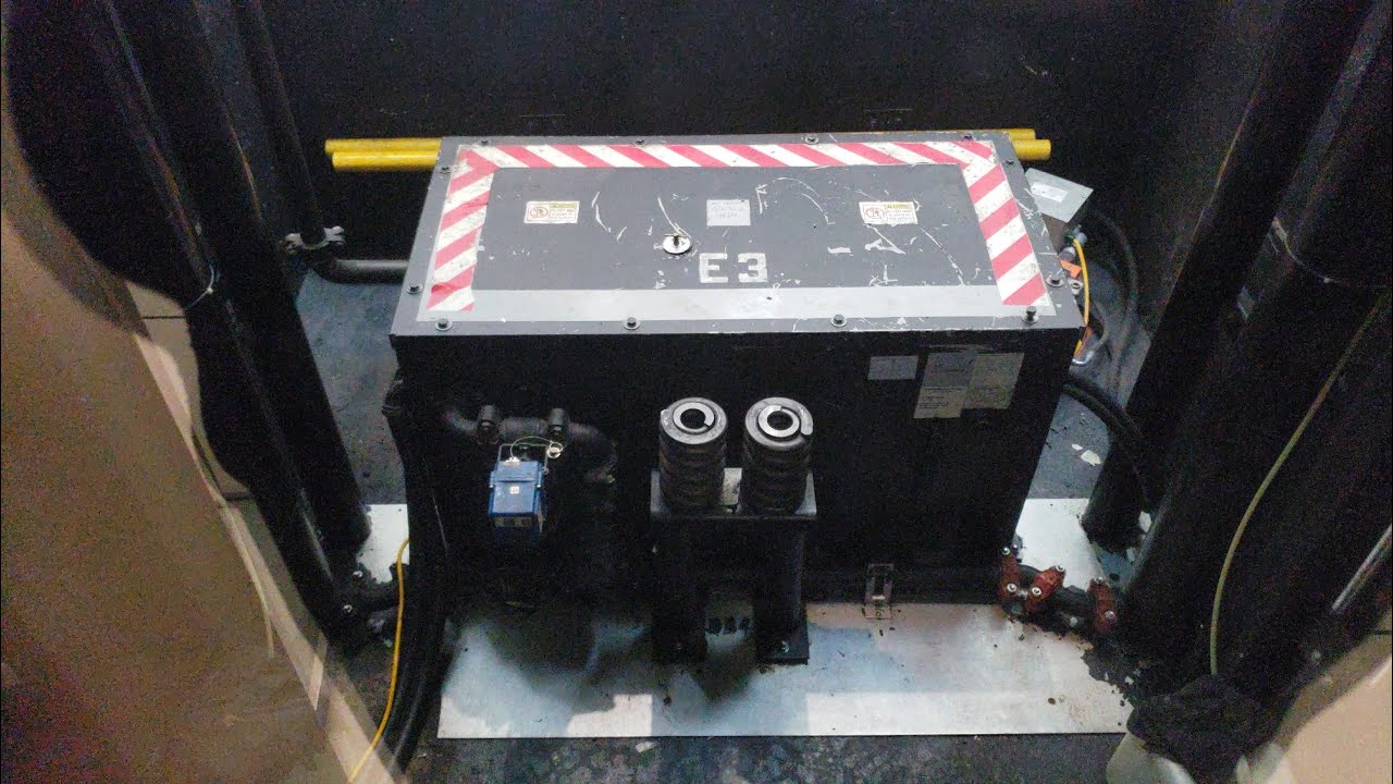 ThyssenKrupp Endura MRL Hydraulic Elevator #2 @ Woodfield Mall, Schaumburg, IL (retake) - YouTube