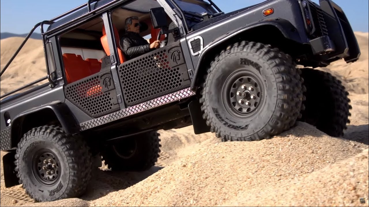 Traxxas TRX-4 Defender D110 Pickup HIMALAYA | Trail on the river - YouTube