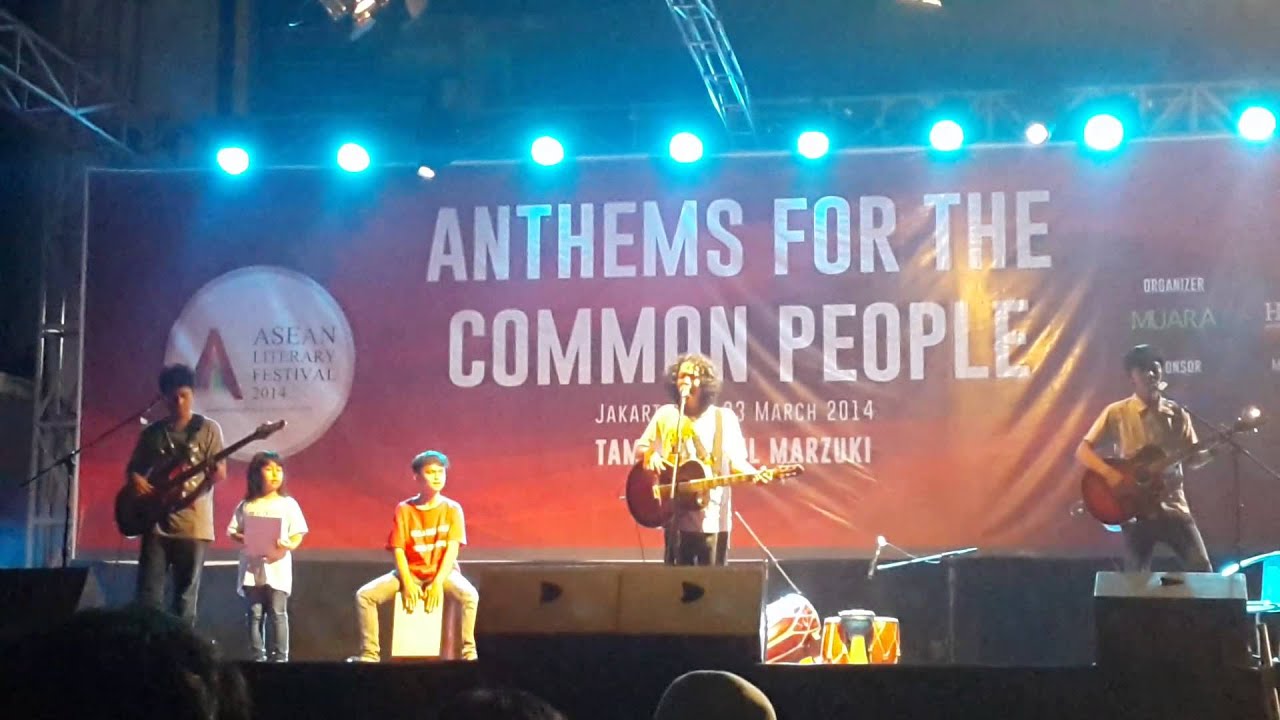 Fajar Merah menyanyikan lagu dari puisi ayahanda - YouTube