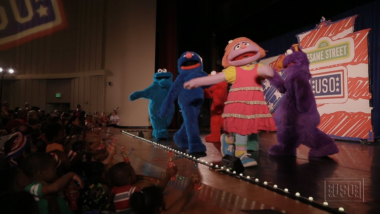Sesame Street's Katie Teaches Military Kids About Change - YouTube