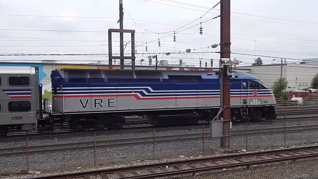 Amtrak & Commuter Trains In And Out Of DC - YouTube