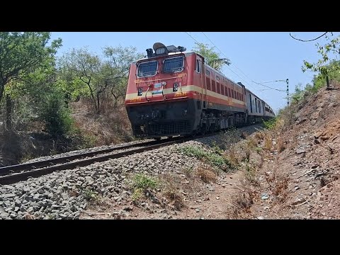 12051 Mumbai CSMT-Madgaon Junction Janshatabdi Express Crossing Dhargal ...