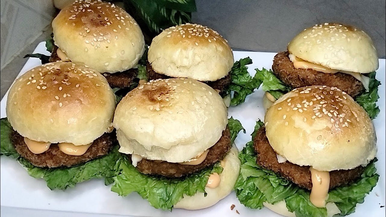 Mini crispy burger patty with home made burger buns 🤤#@Yummyfood300 ...