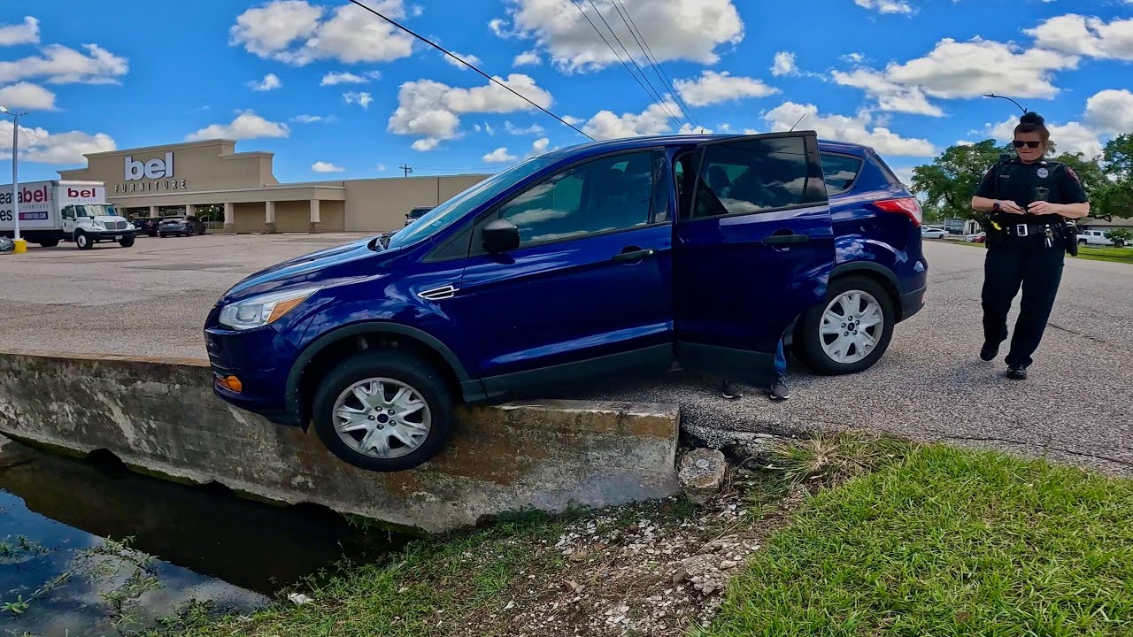 Ford Escape, Goes Over the Edge! - YouTube