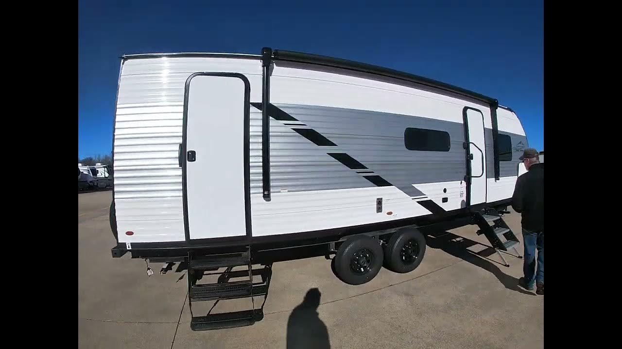 2023 East to West, Della Terra 255BHLE Bunkhouse, Kris Willis RV, www.kriswillisrv.com, 573-624 ...