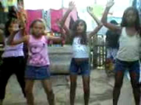 meninas dançando danza kuduro - YouTube