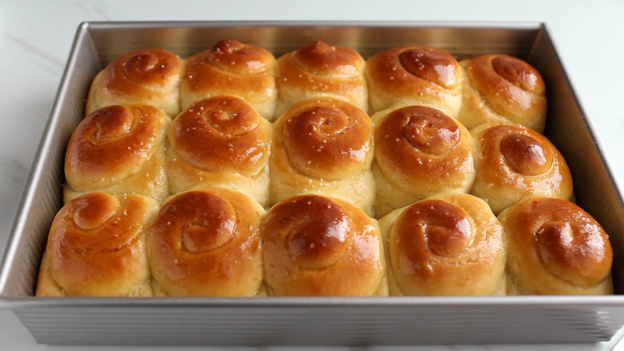 SWEET AND SALTY DINNER ROLLS - YouTube
