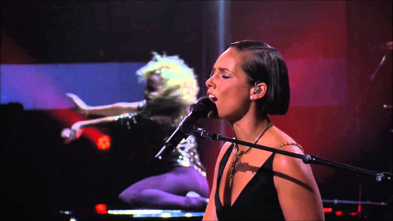 Alicia Keys - Girl On Fire (MP) - YouTube