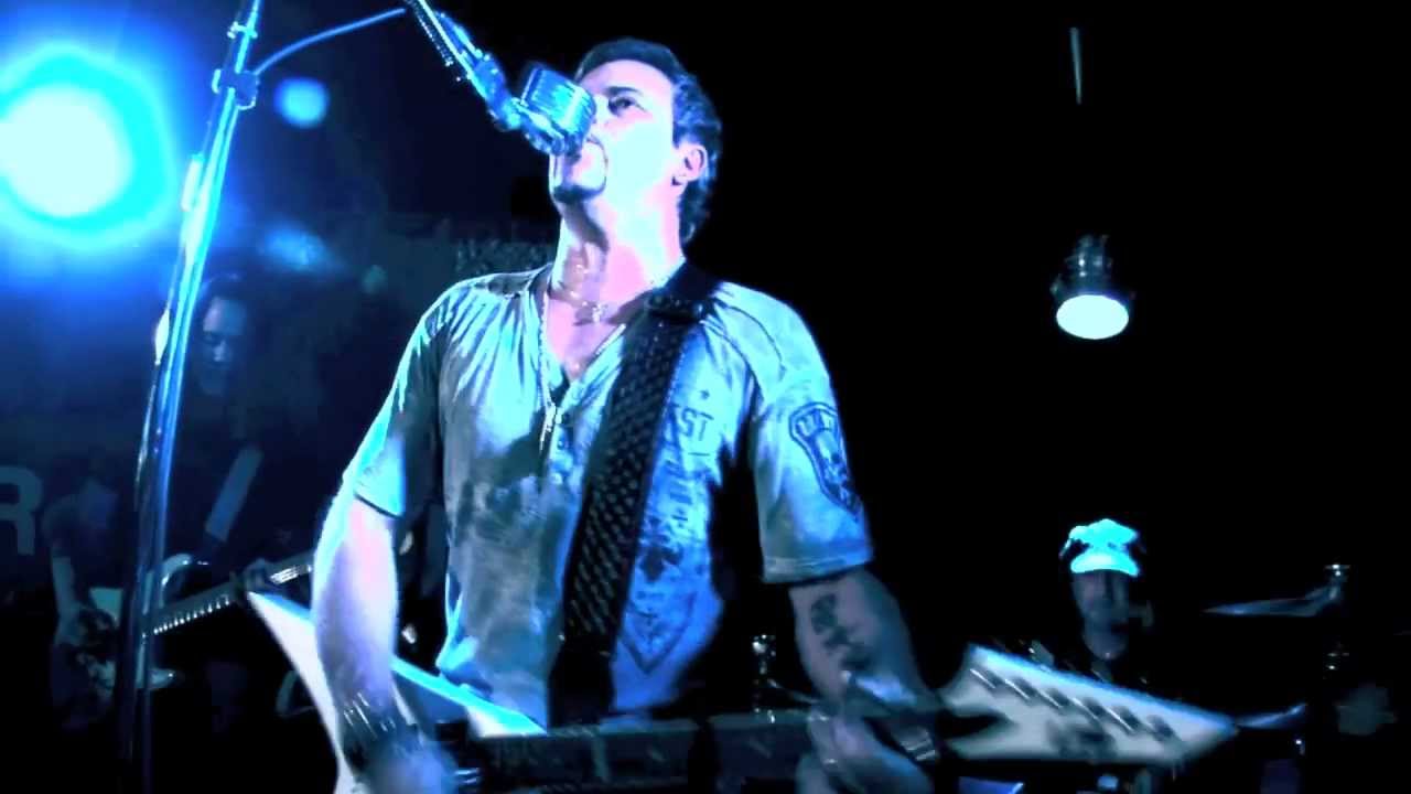 Derek Davis - The Promise (OFFICIAL VIDEO) Club gig! - YouTube