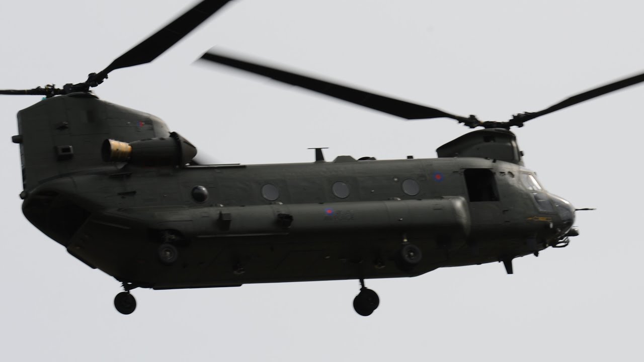 RAF Chinnok Display Over RAF Valley - YouTube