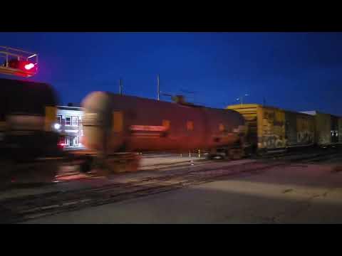 CN M335-71 - YouTube