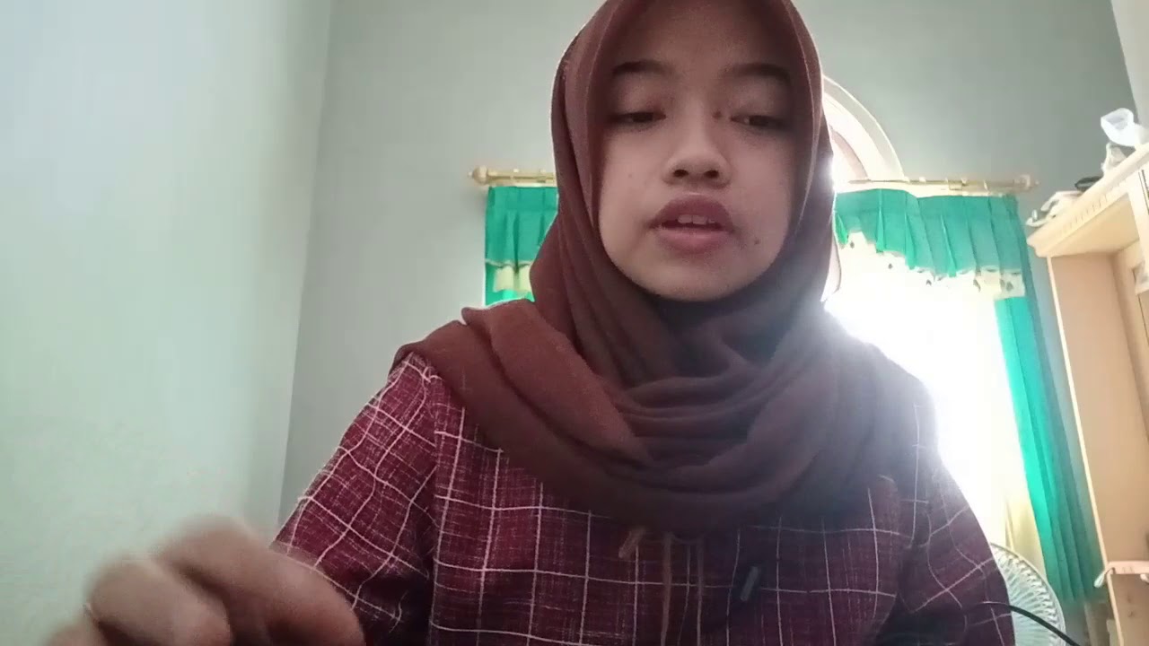 News Report by Siska Ayu Wulandari (141) - YouTube