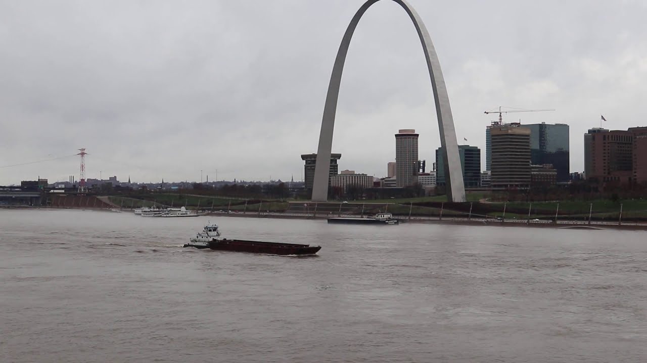 River Boat Barges on the Mississippi River in St. Louis, Missouri - YouTube
