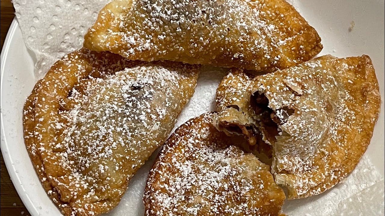 How to make this delicious dessert empanada - YouTube