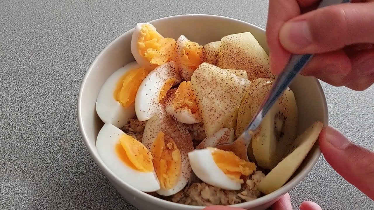 Healthy boiled eggs breakfast. You will eat it everyday ! - YouTube