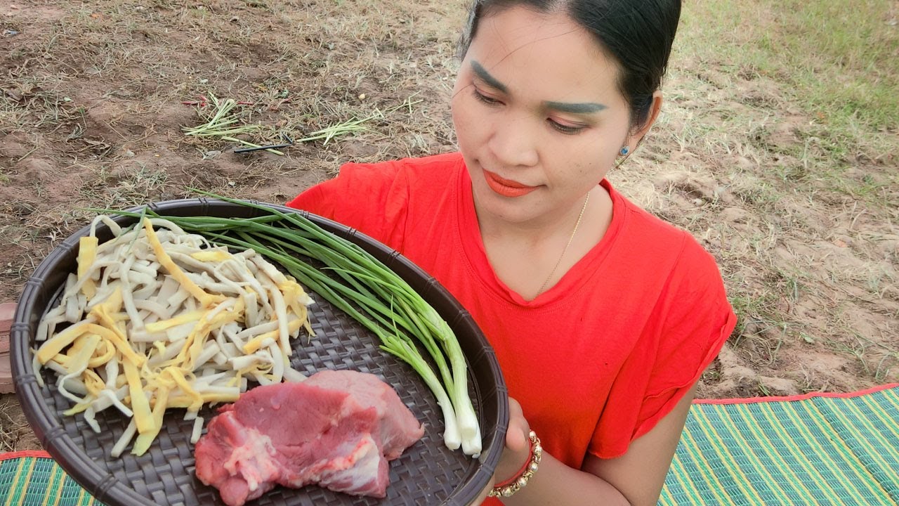 YaYa Cooking Pork Recipe With Noodles Very Delicious - YouTube