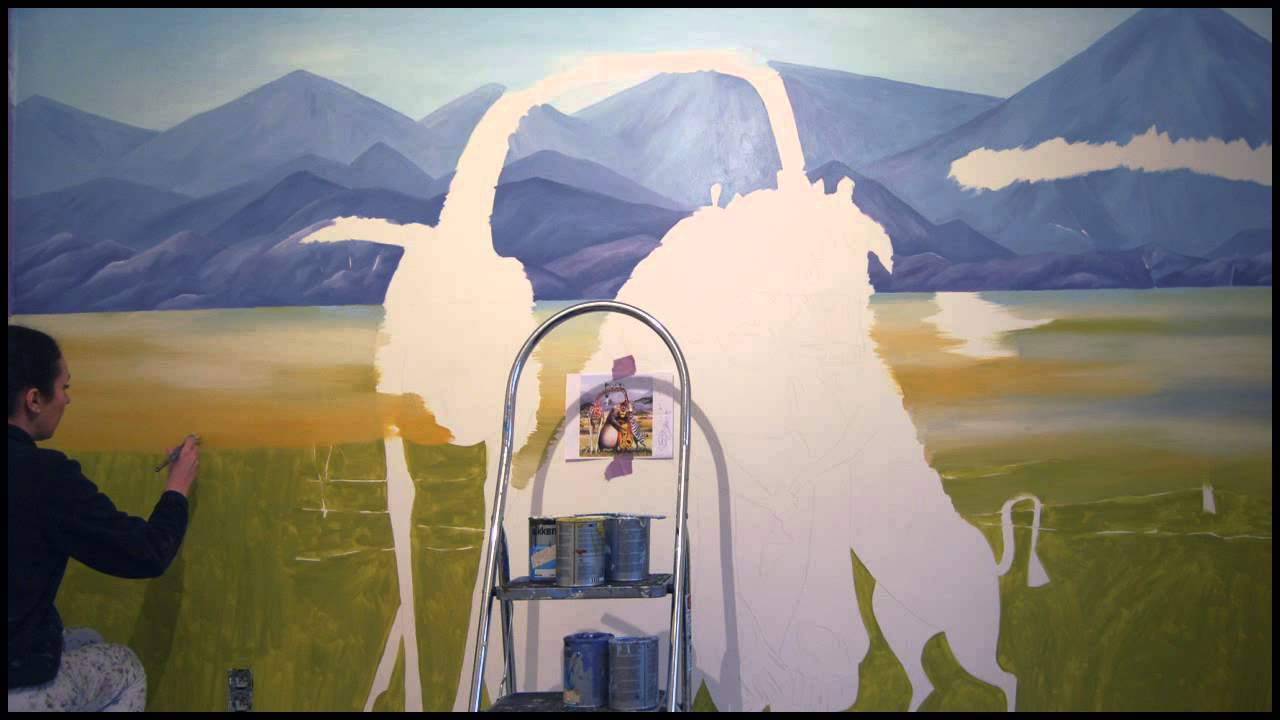 Making of a Madagascar mural - YouTube