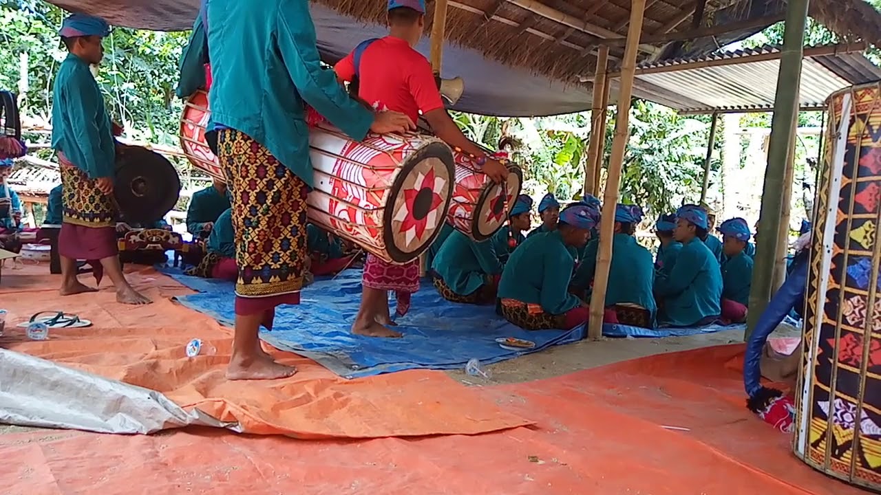 Gendang belek otak dese( suling mas) - YouTube