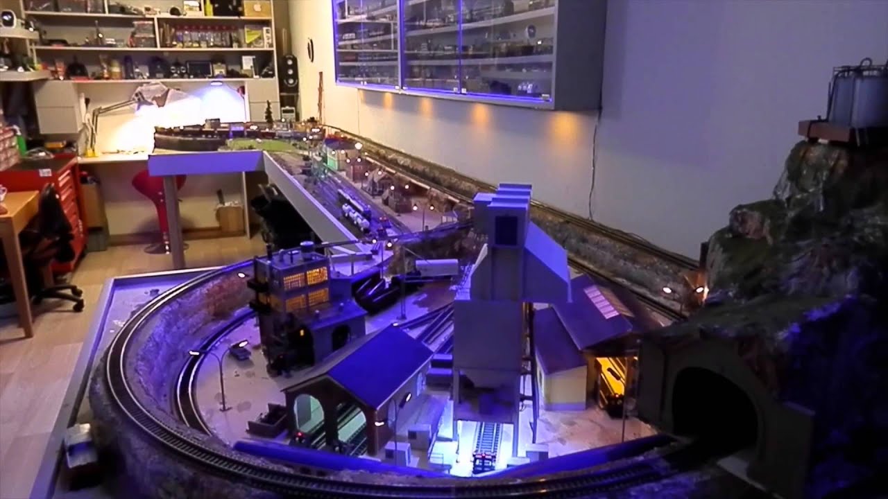 new train diaroma HO scale plan 11 - YouTube