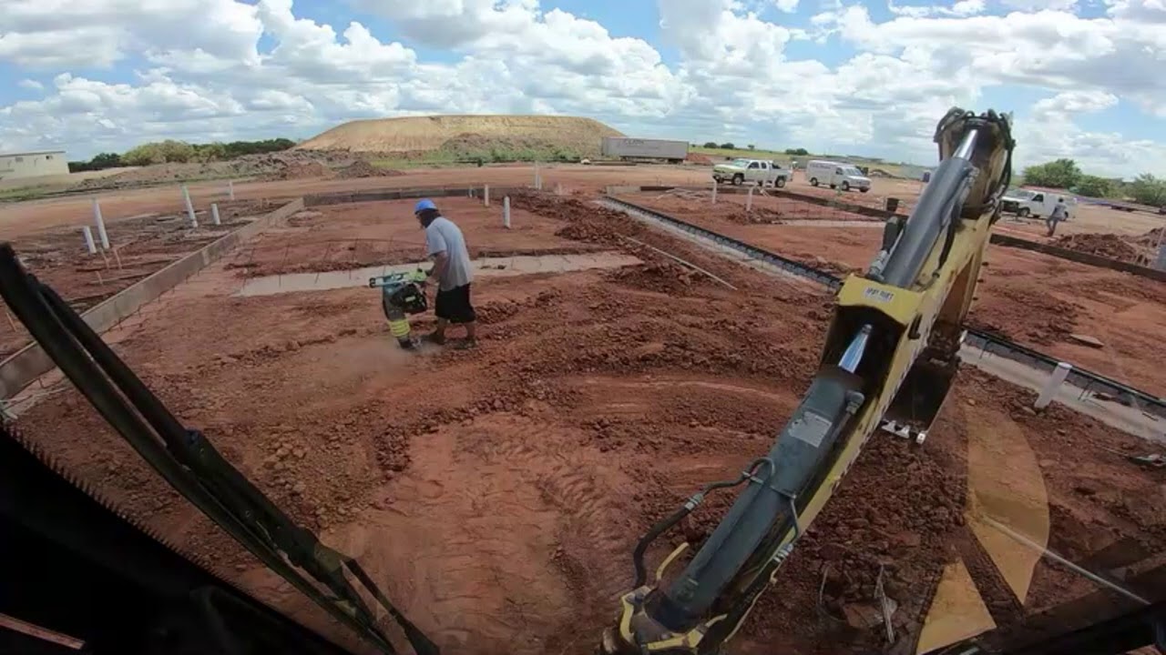 Backhoe basics, diggin for an electrician. #makingbackhoesgreatagain # ...