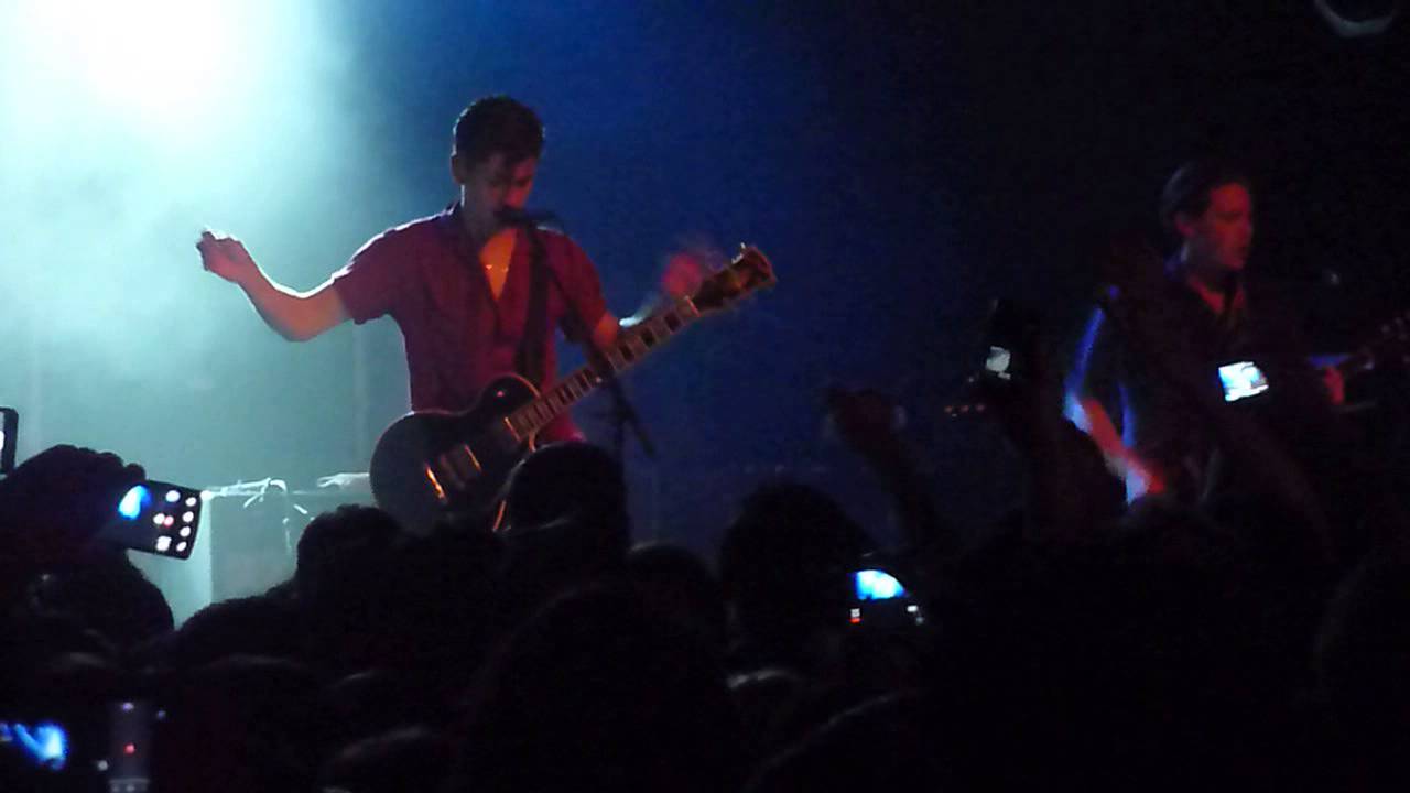 Arctic Monkeys - When The Sun Goes Down live @ Sunshine Theatre ...