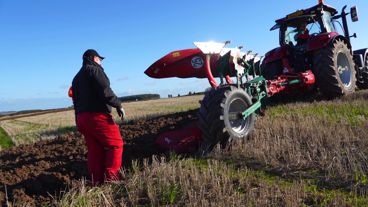Massey Ferguson 7720 / Case 150 CVX / 200 Ploughing near Kelso - YouTube