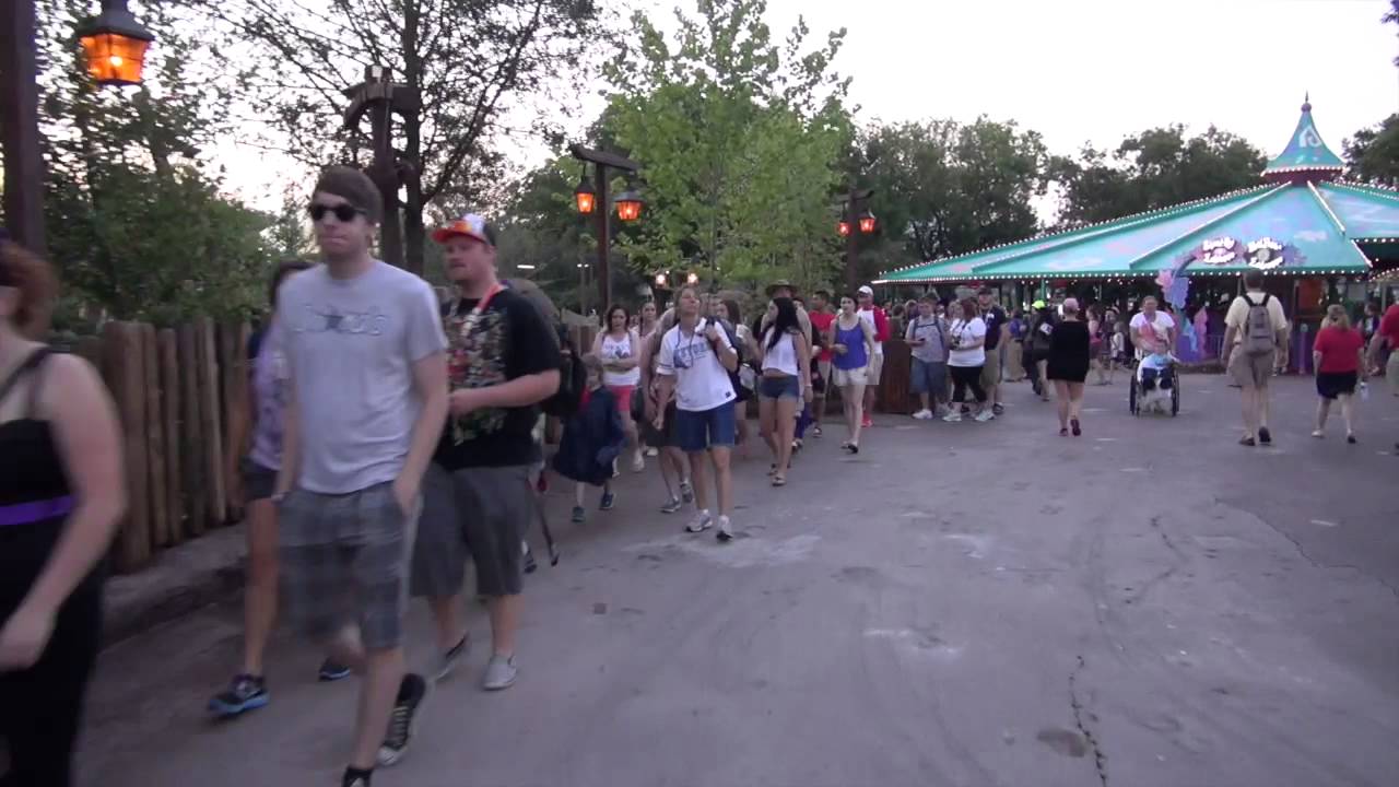 Seven Dwarfs Mine Train Queue on soft opening morning - YouTube