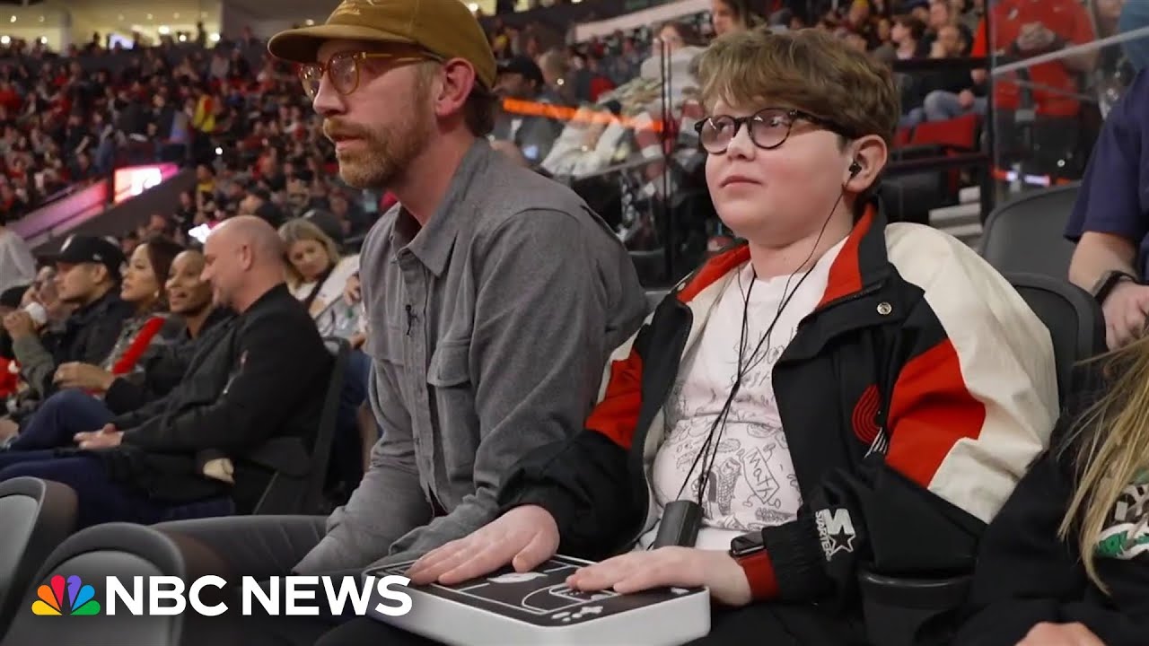New technology changes game experience for visually impaired fans - YouTube