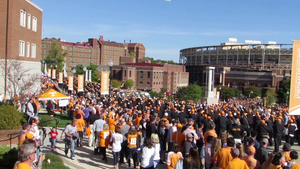 March to the Stadium (UT vs TTU '16) - YouTube