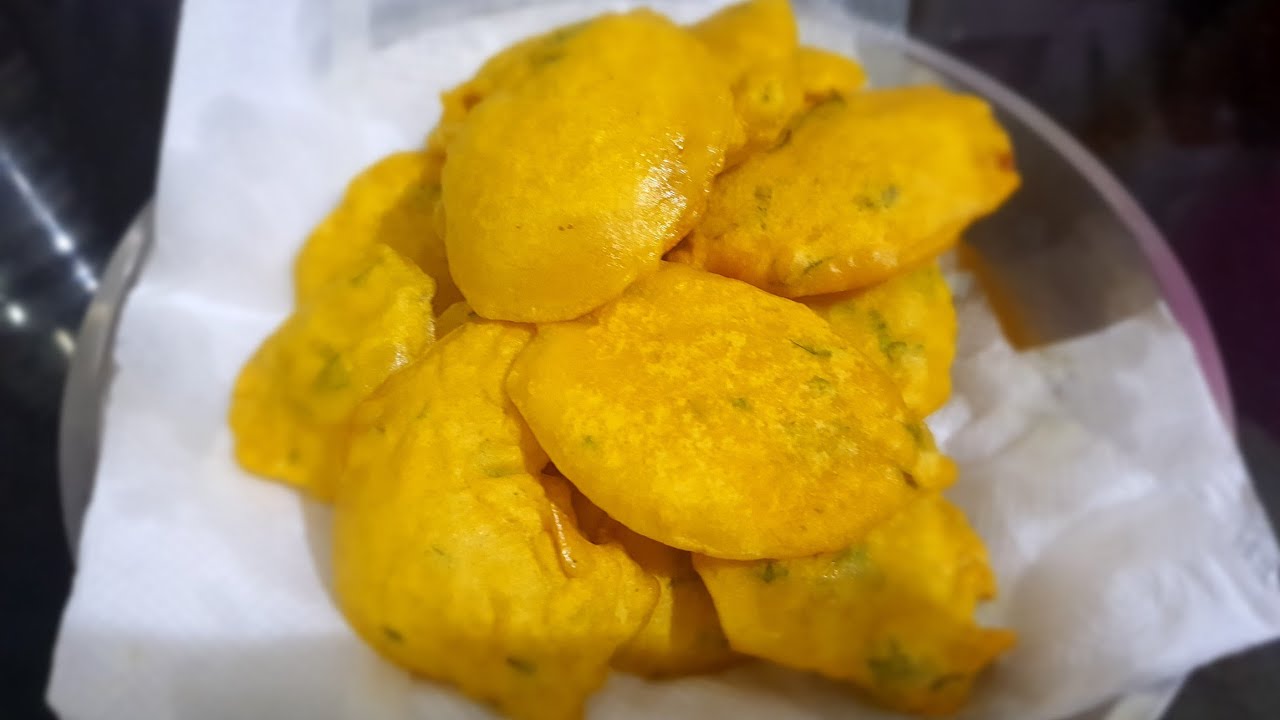 Potato bhajji / Batata bhajji - YouTube