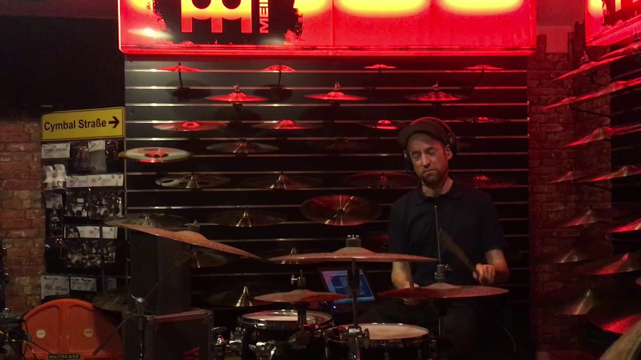 Richard Spaven - the SELF Live at dD Drums. - YouTube