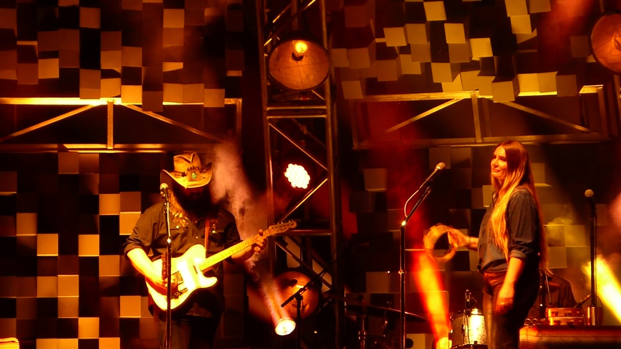 Chris Stapleton "Hard Livin" Live Toronto August 17 2017 - YouTube