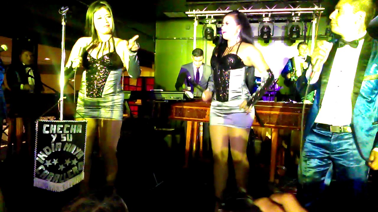 Checa y su india maya eso jue los angeles - YouTube