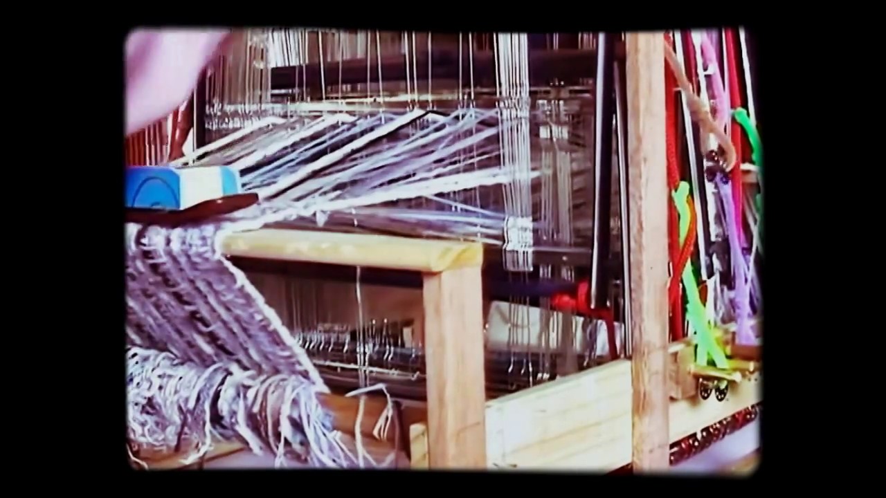 Fun Tabletop Weaving Loom Demo - YouTube