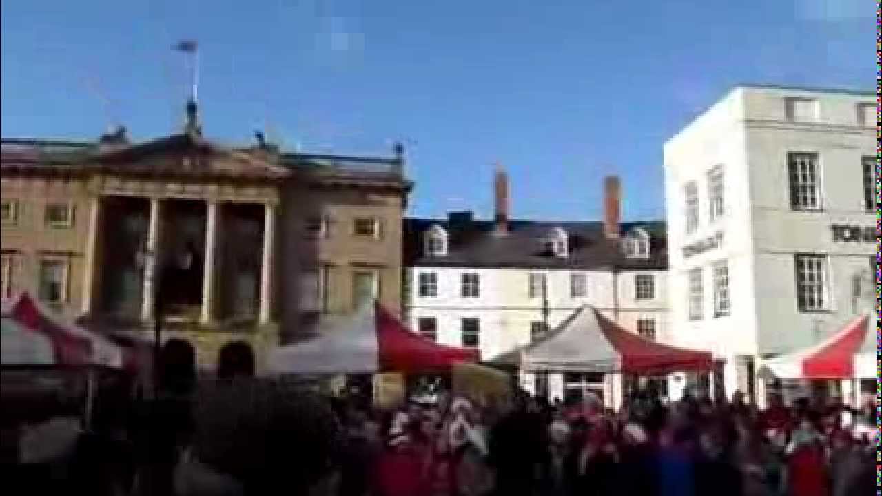 Chuter Ede Primary School, Balderton attending Newark Xmas Music - YouTube