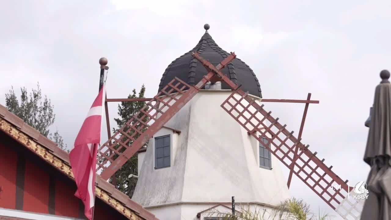 Solvang windmill damaged by gusty winds - YouTube