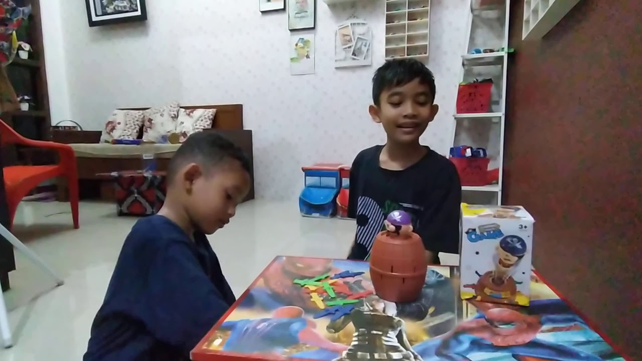 Review mainan jumping pirate games - YouTube
