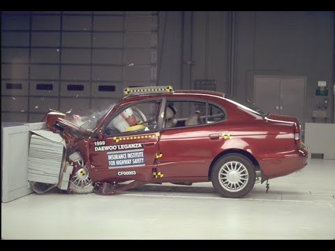 1999 Daewoo Leganza IIHS Moderate Overlap Crash Test - YouTube