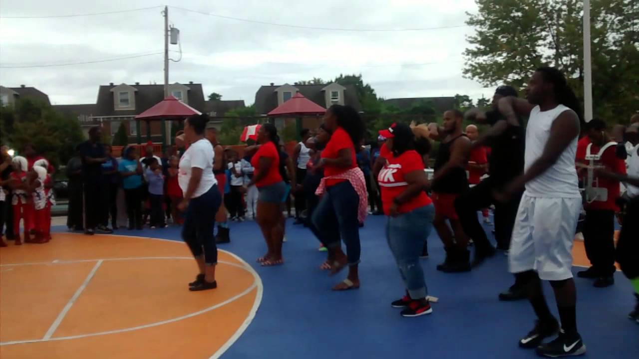 Philly drill teams do it right - YouTube