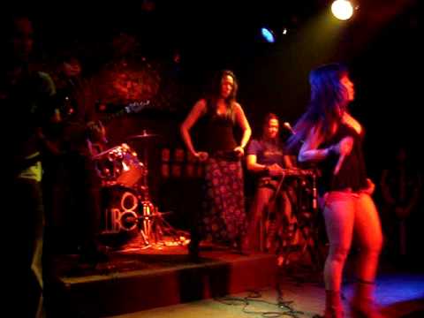 Club 8 Bahrain Diggers 2009 the girls singing addicted to love robert ...