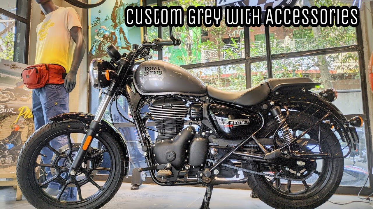 Royal Enfield Meteor 350 Fireball Custom Model with Accessories ...
