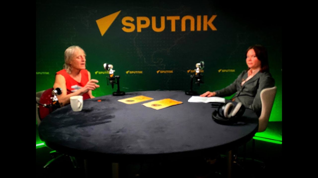 Sputnik Arabic interviews Alex Carlin - YouTube