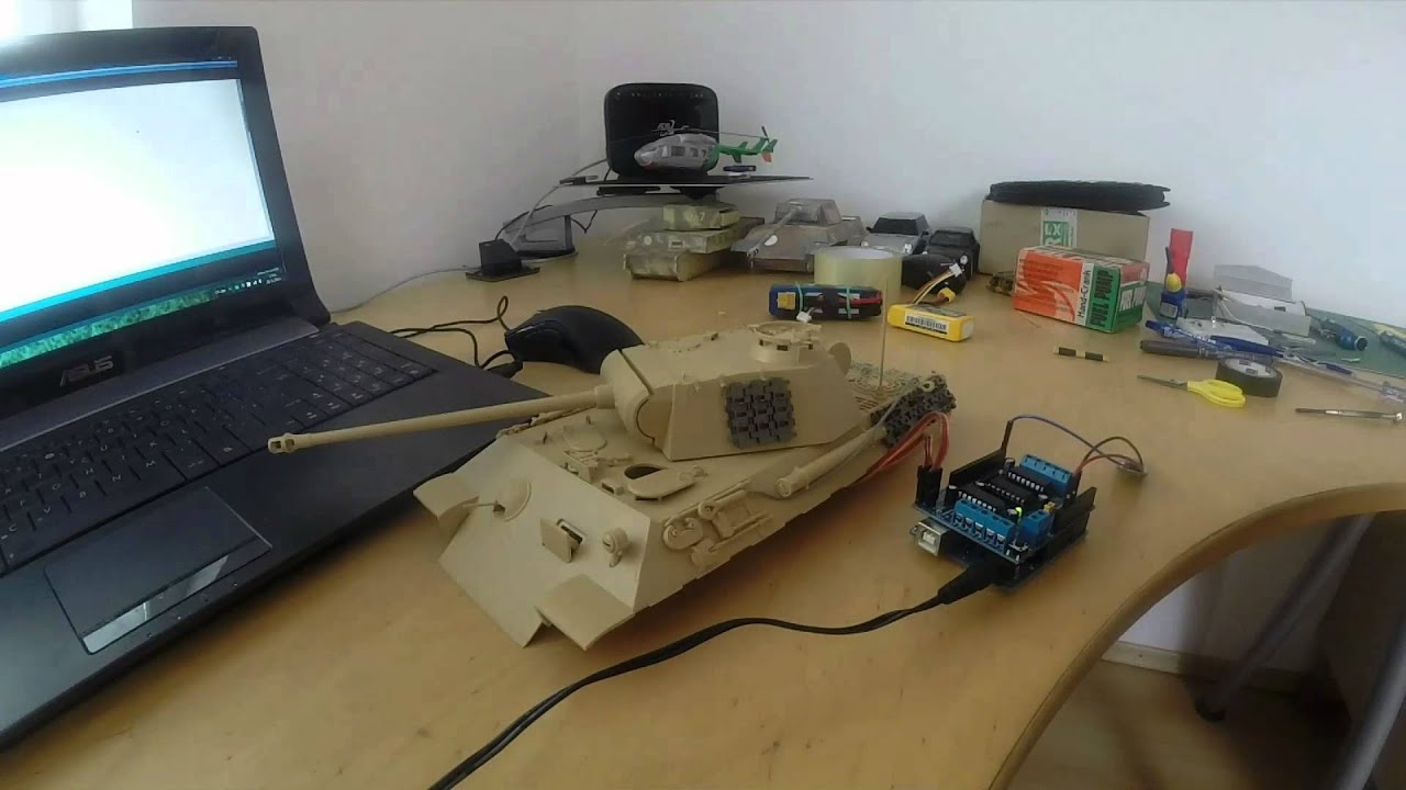 Arduino Panther tank turret test - YouTube