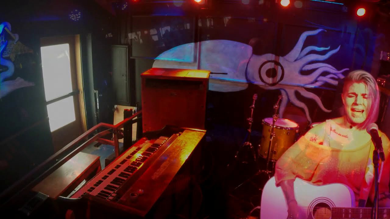 EMILY MCVICKER OPEN MIC - YouTube